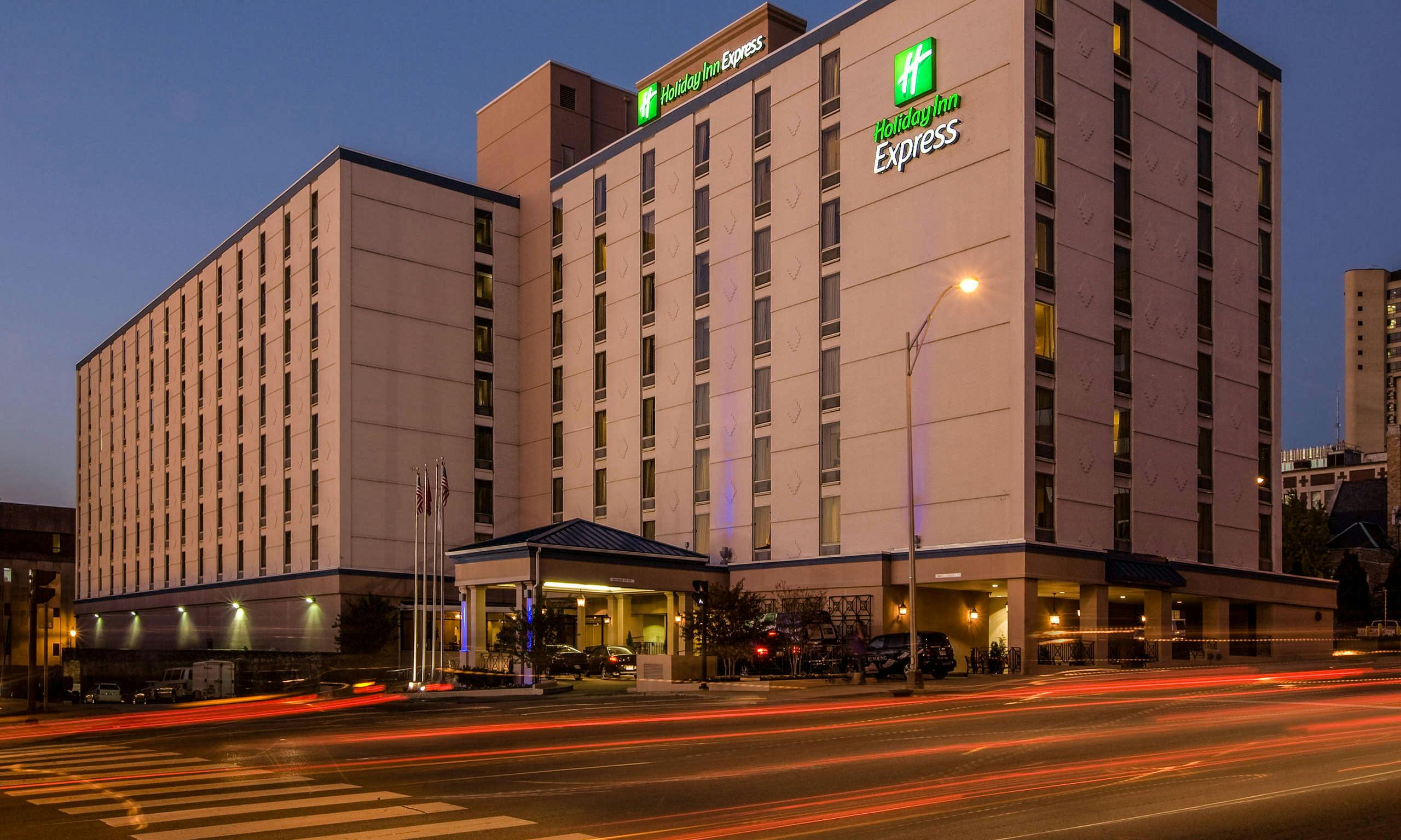 Holiday Inn Express Nashville Downtown, Nashville - HotelTonight