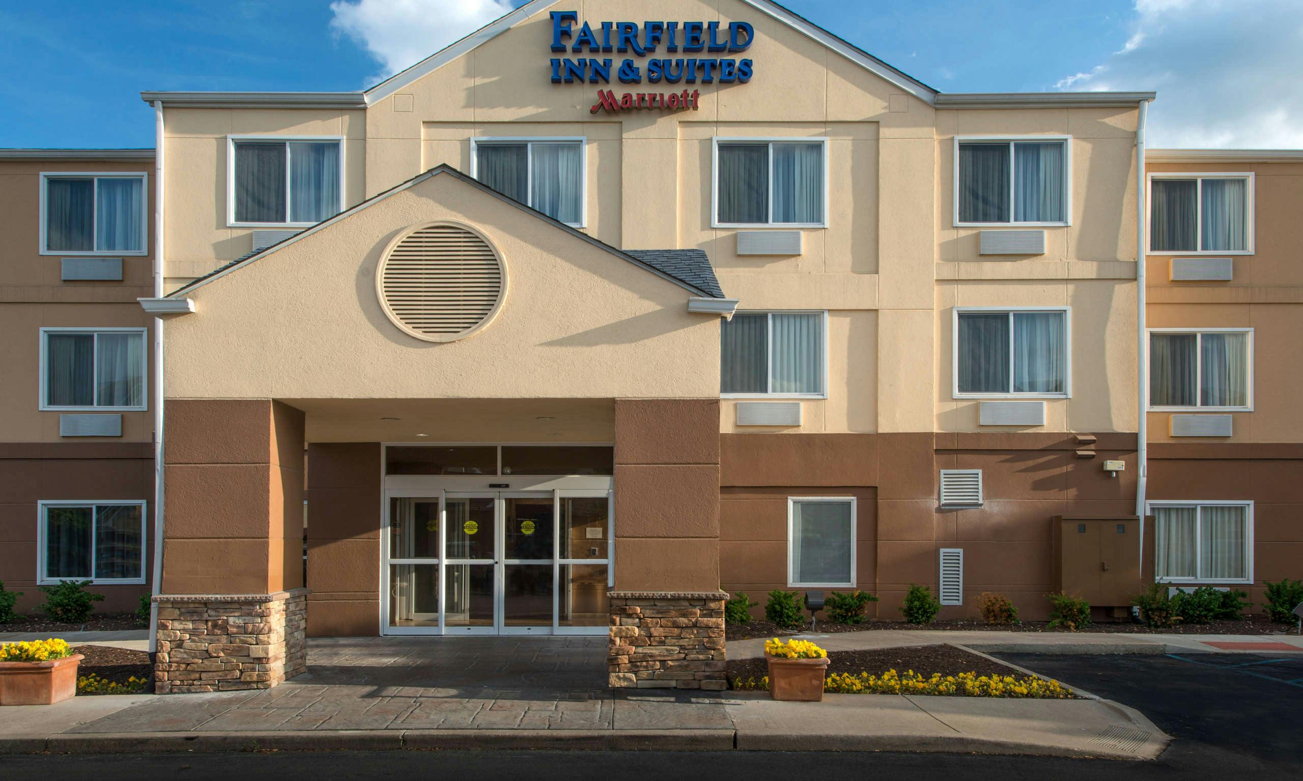 Fairfield Inn and Suites by Marriott Indianapolis Airport, Indianapolis ...