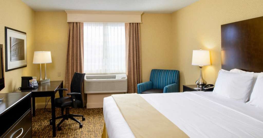 Holiday Inn Express Philadelphia Penn's Landing, Philadelphia ...