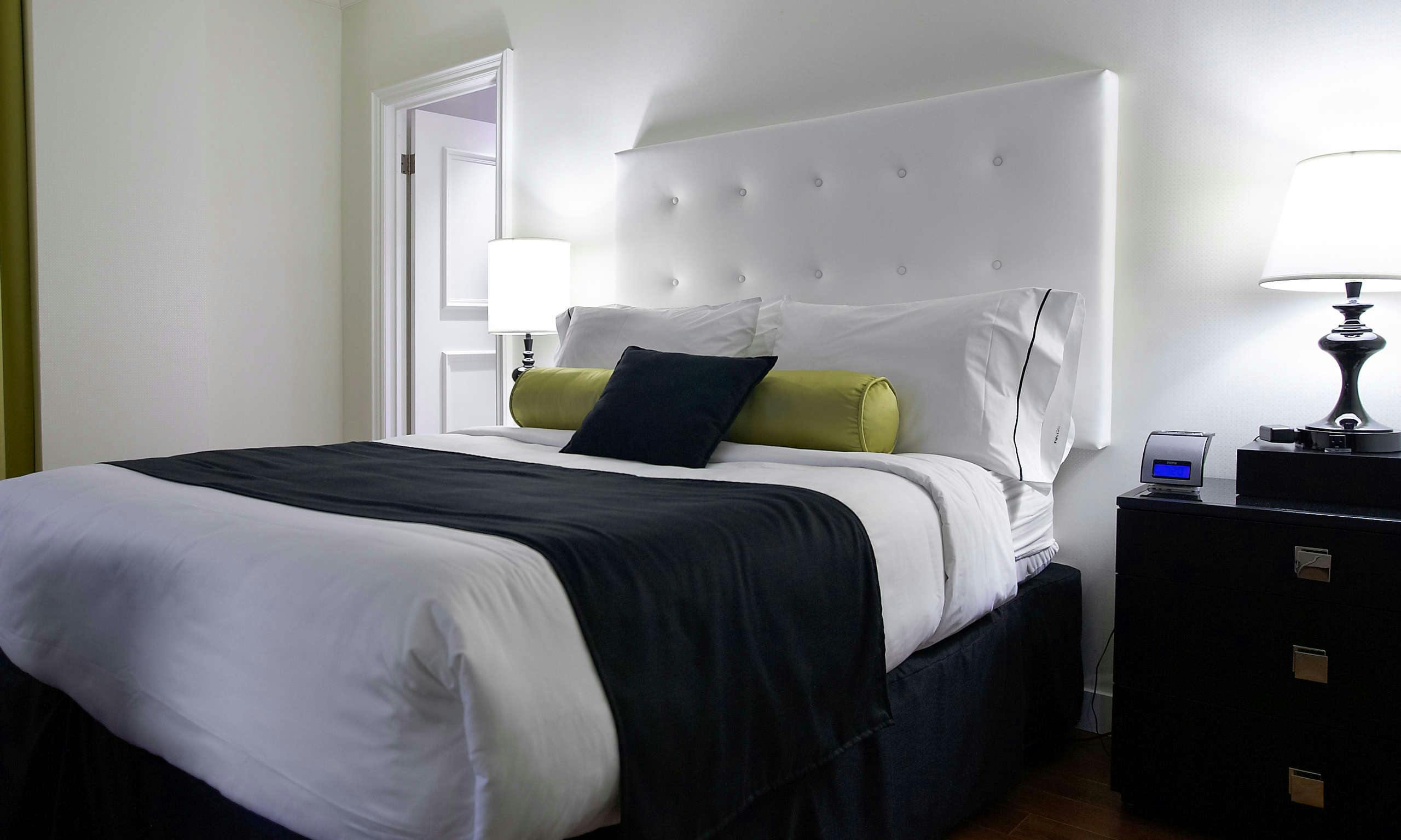 Hotel Victoria, Toronto - HotelTonight