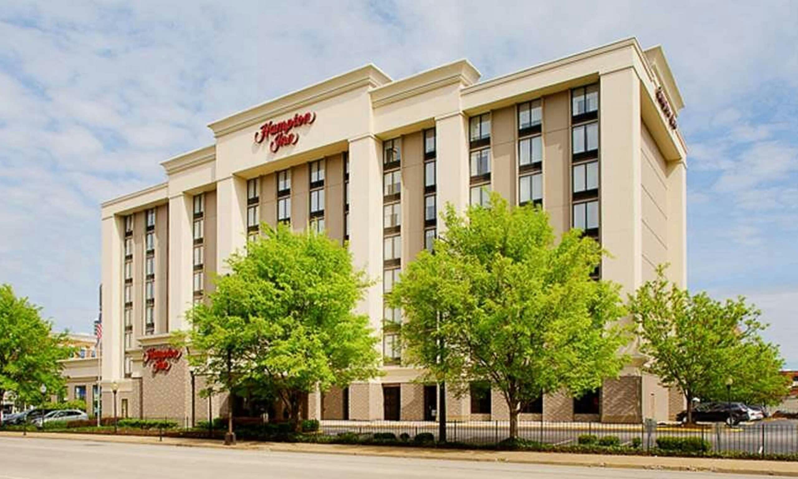 Hampton Inn Louisville Downtown, Louisville - HotelTonight