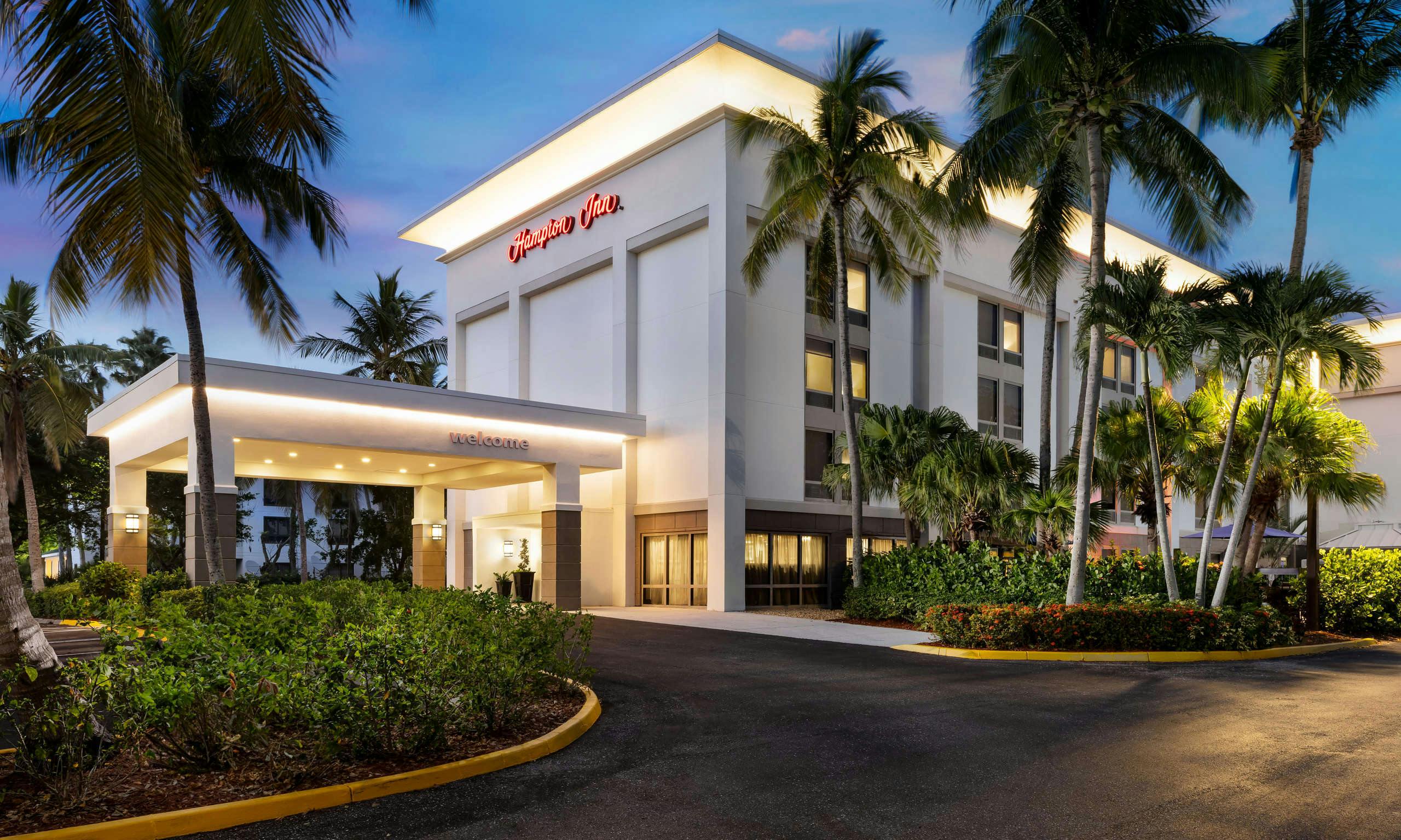 Hampton Inn Naples-Central, Naples - HotelTonight