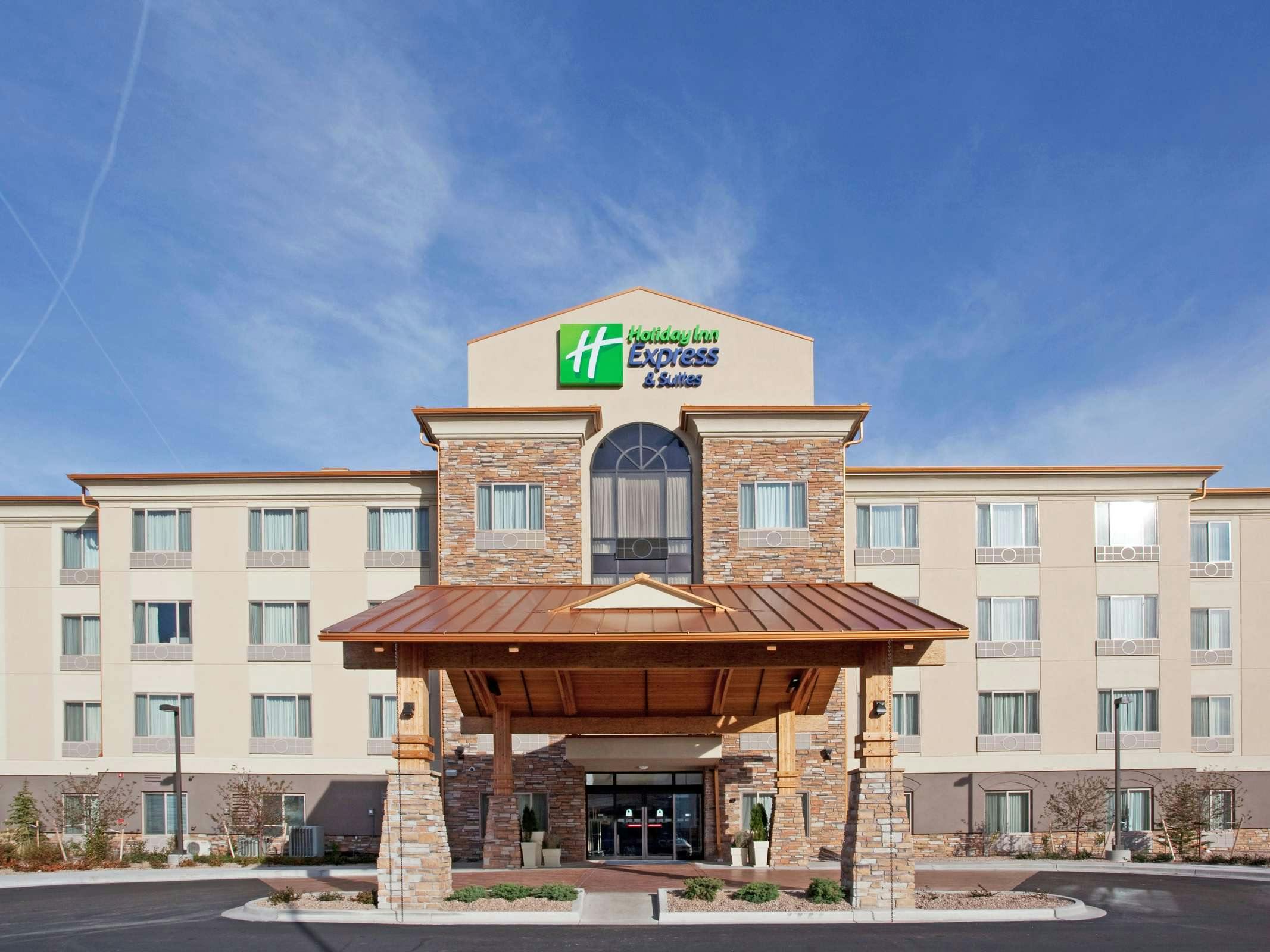 Holiday Inn Express Hotel & Suites Denver Airport, Denver International ...