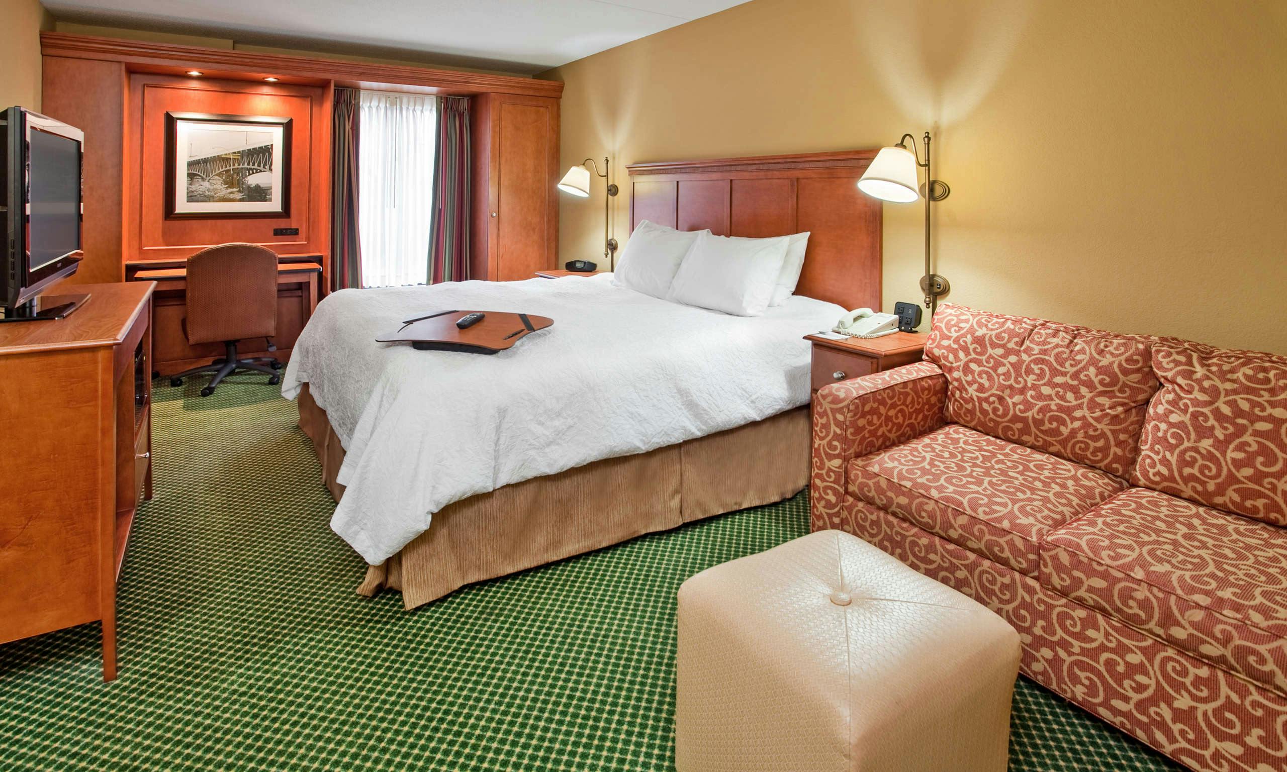 Hampton Inn Pittsburgh/Greentree, Pittsburgh - HotelTonight