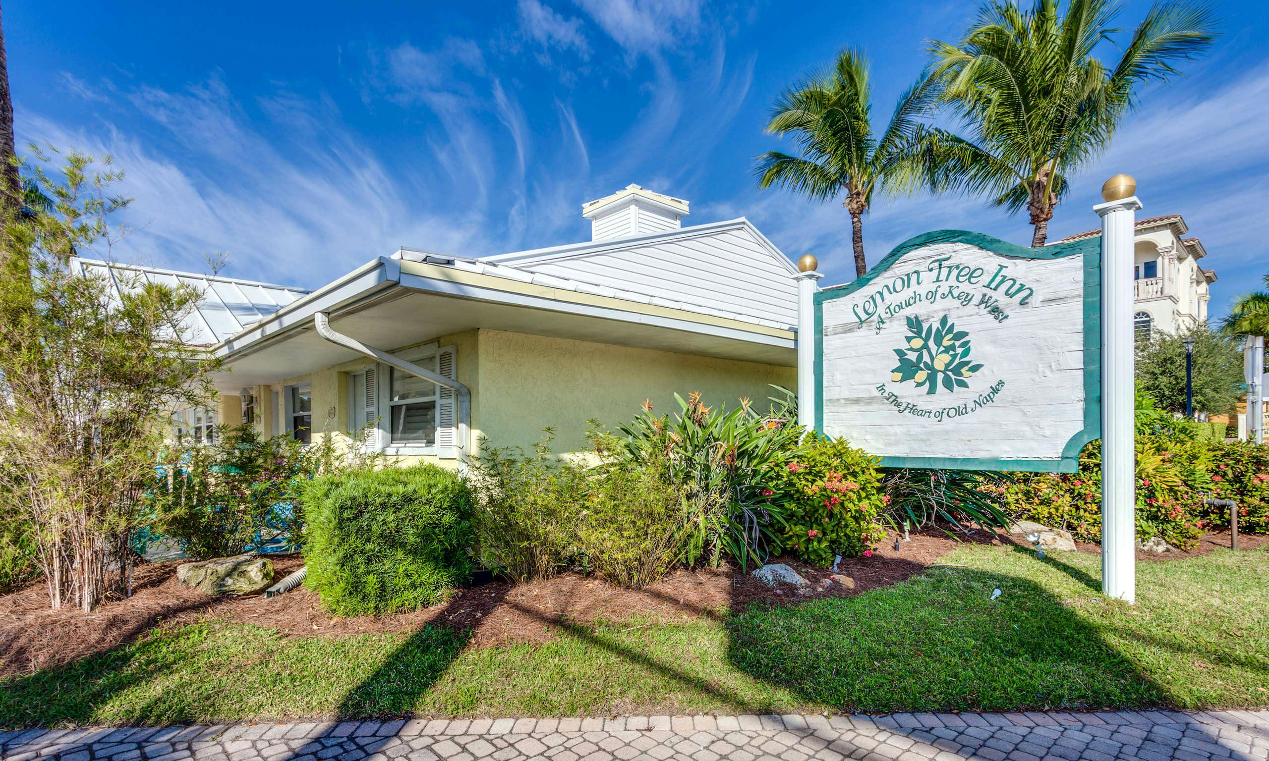 Lemon Tree Inn, Naples - HotelTonight