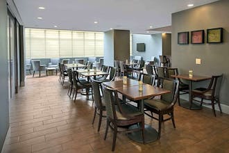 Hampton Inn JFK Airport, New York City - JFK - HotelTonight